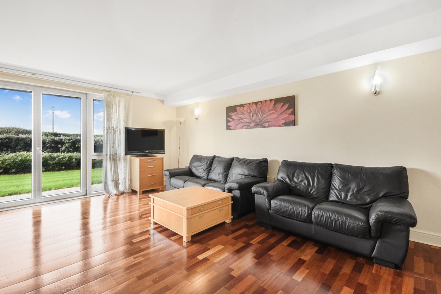London - 2 Bed Flat, Pierpoint Building, E14 - To Rent Now for £2,650. ...