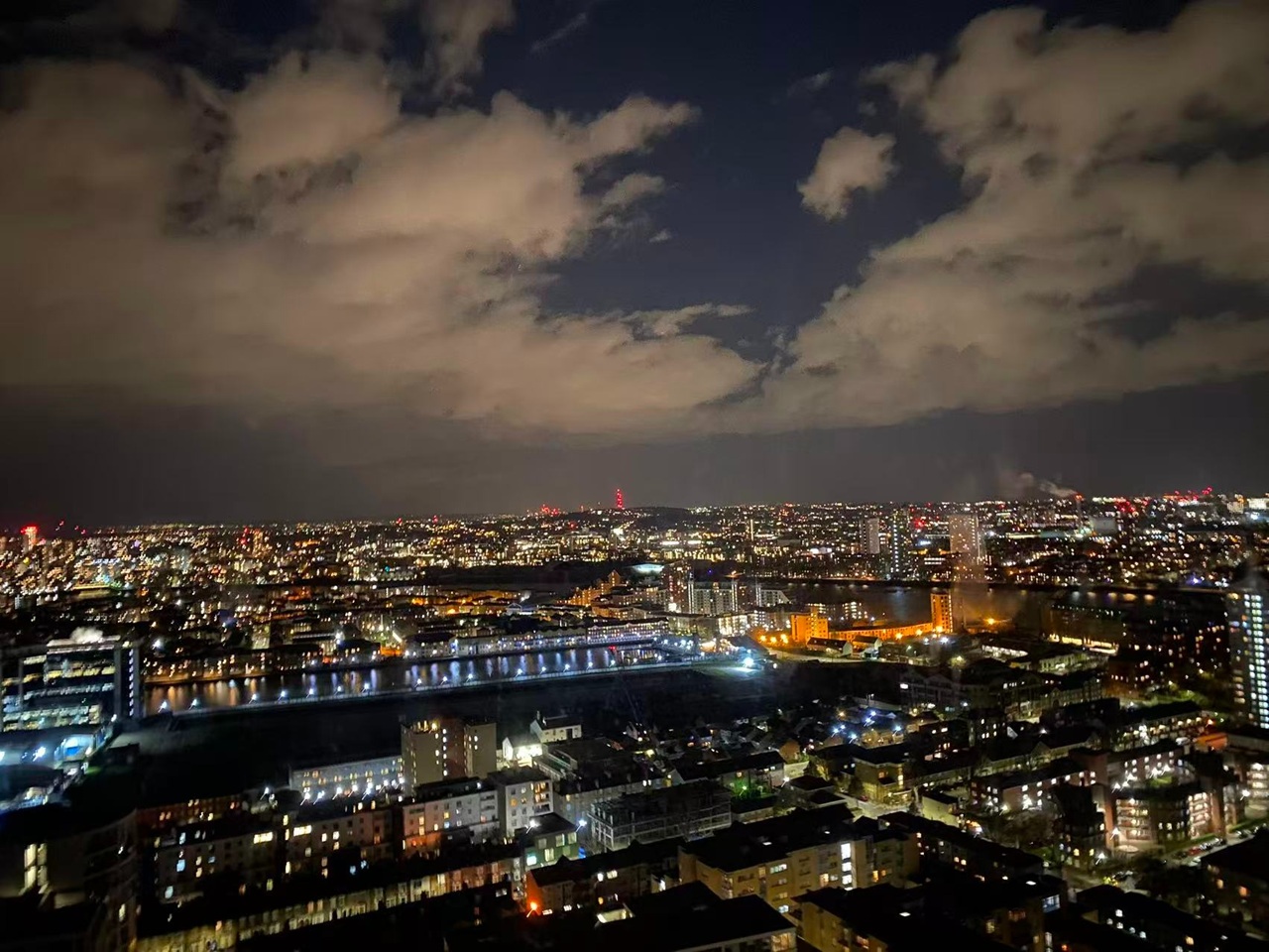 London - 2 Bed Flat, Maine Tower, E14 - To Rent Now for £3,000.00 p/m