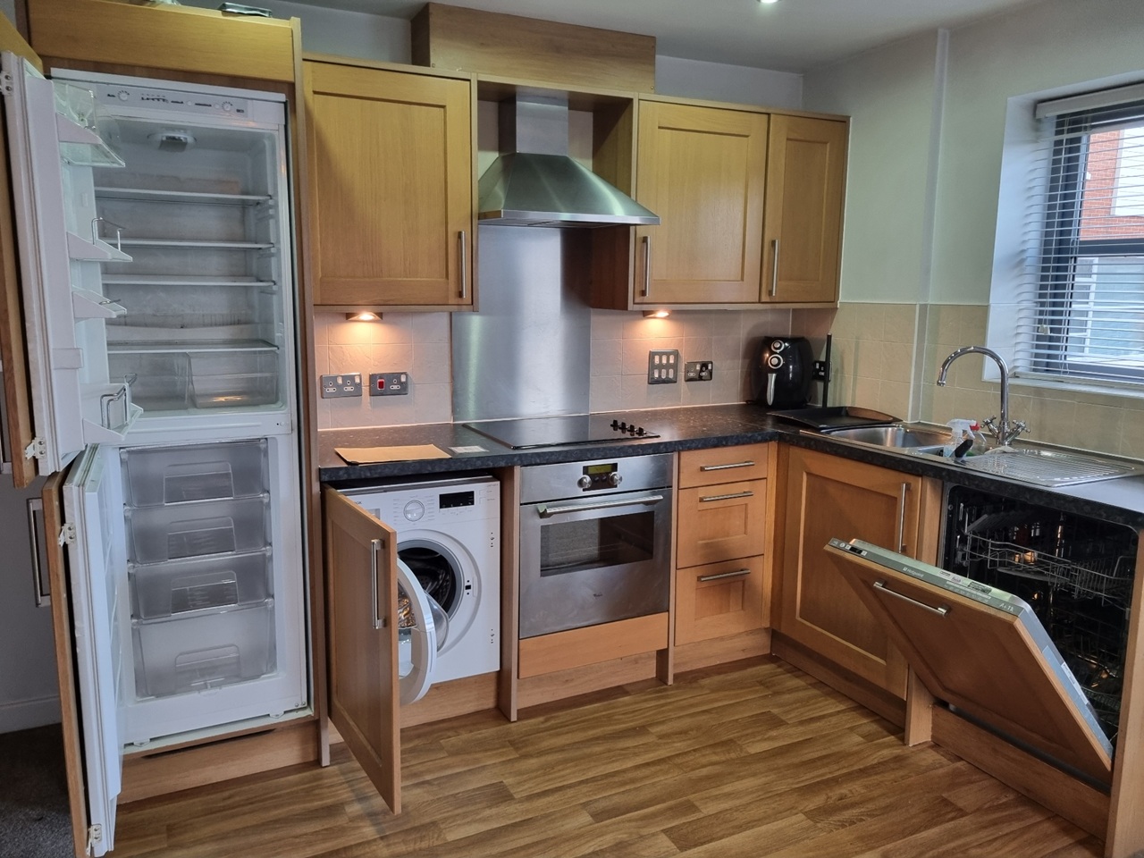 Colchester - 2 Bed Flat, Rotary Way, CO3 - To Rent Now for £1,125.00 p/m