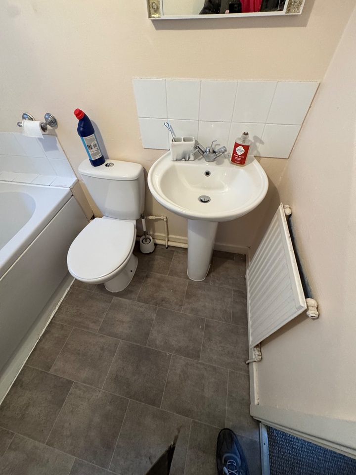 Briton Ferry, Neath - 2 Bed Terraced House, Neath Rd, SA11 - To Rent ...