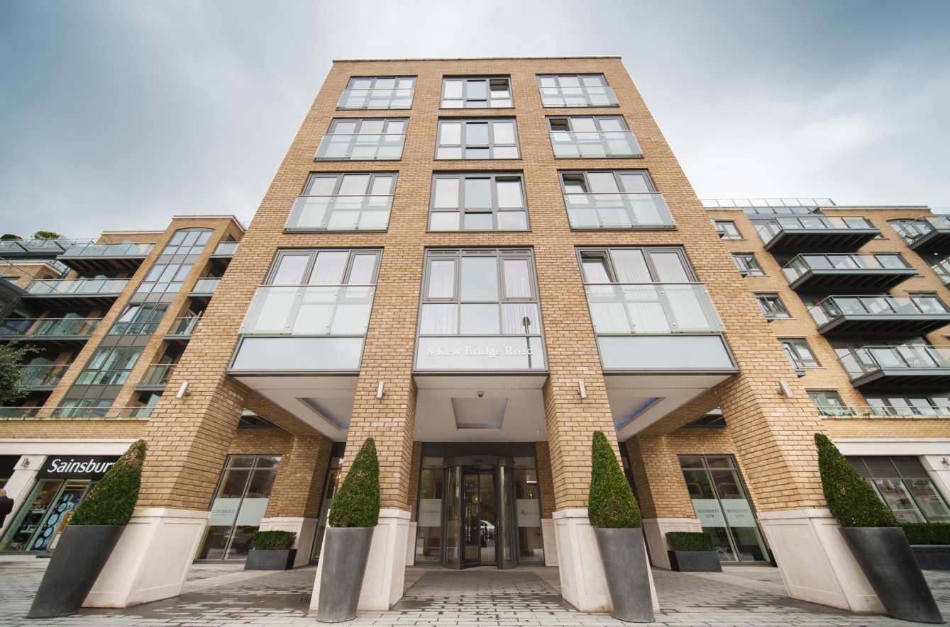 London - 1 Bed Flat, Kew Bridge Road, TW8 - To Rent Now for £1,800.00 p/m