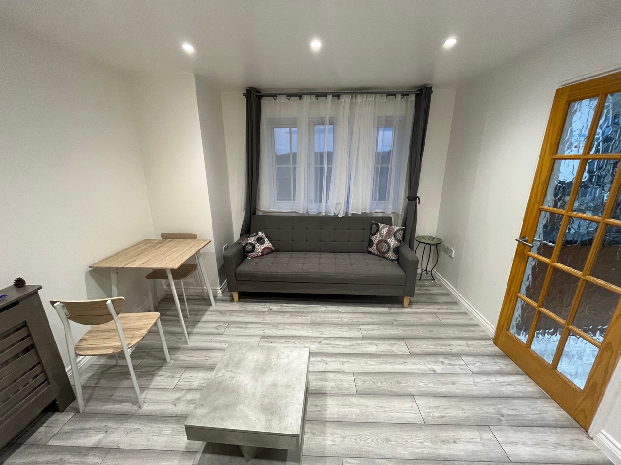 London - 1 Bed Flat, Waterside Close, SE28 - To Rent Now for £1,600.00 p/m