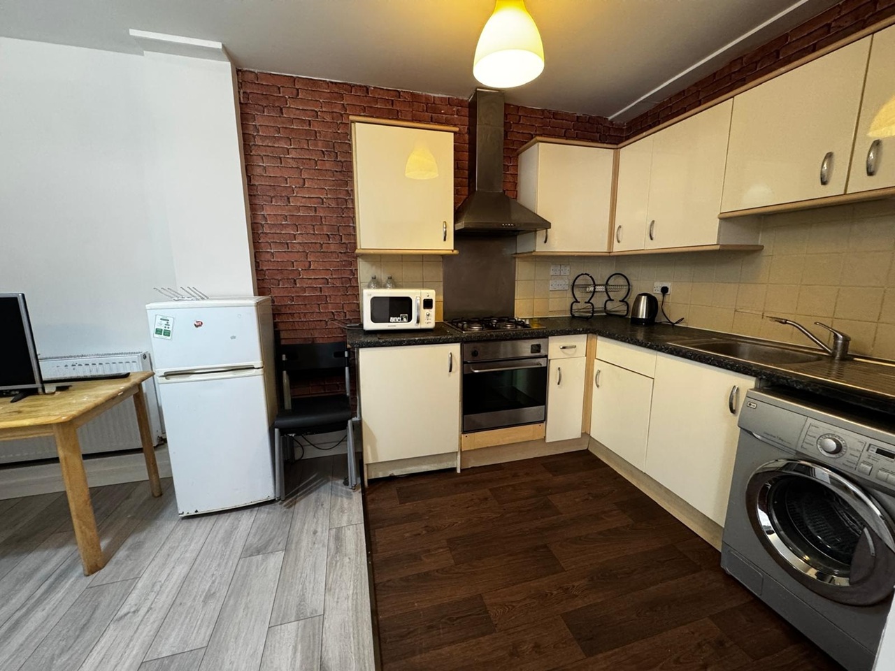 London - 1 Bed Flat, Clapham Road, SW9 - To Rent Now for £1,600.00 p/m