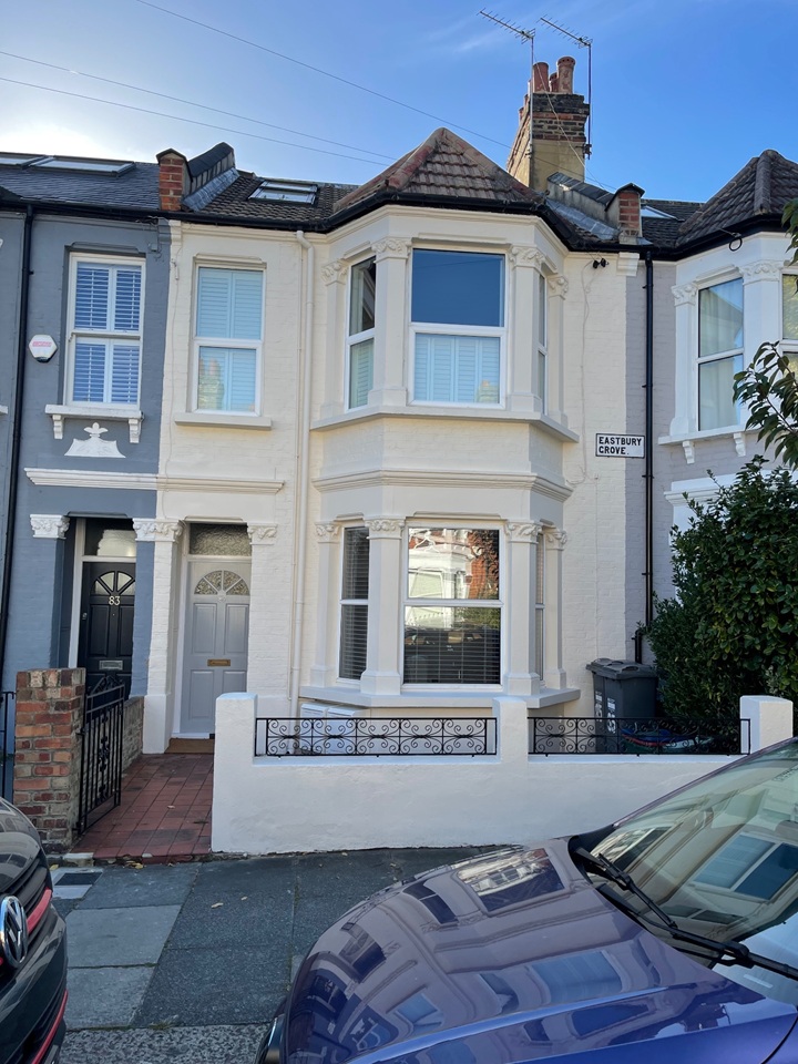 Chiswick - 2 Bed Flat, Eastbury Grove, W4 - To Rent Now for £2,100.00 p/m