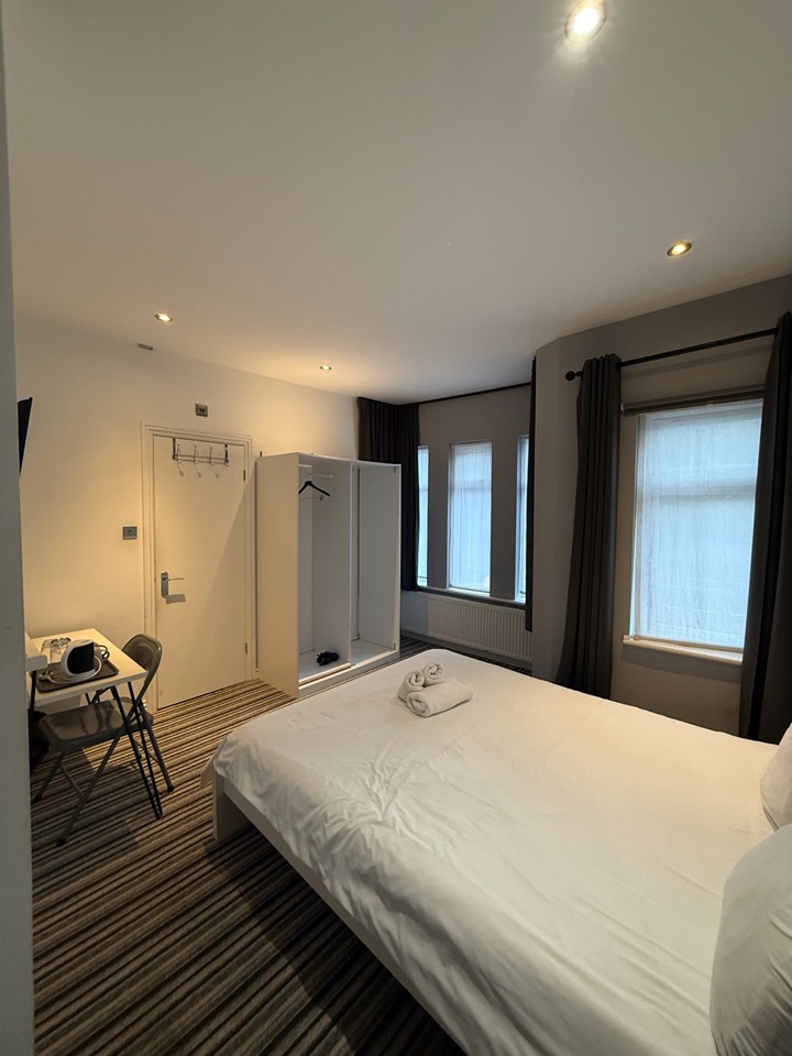Luton - Bedsit, High Town Road, LU2 - To Rent Now for £750.00 p/m