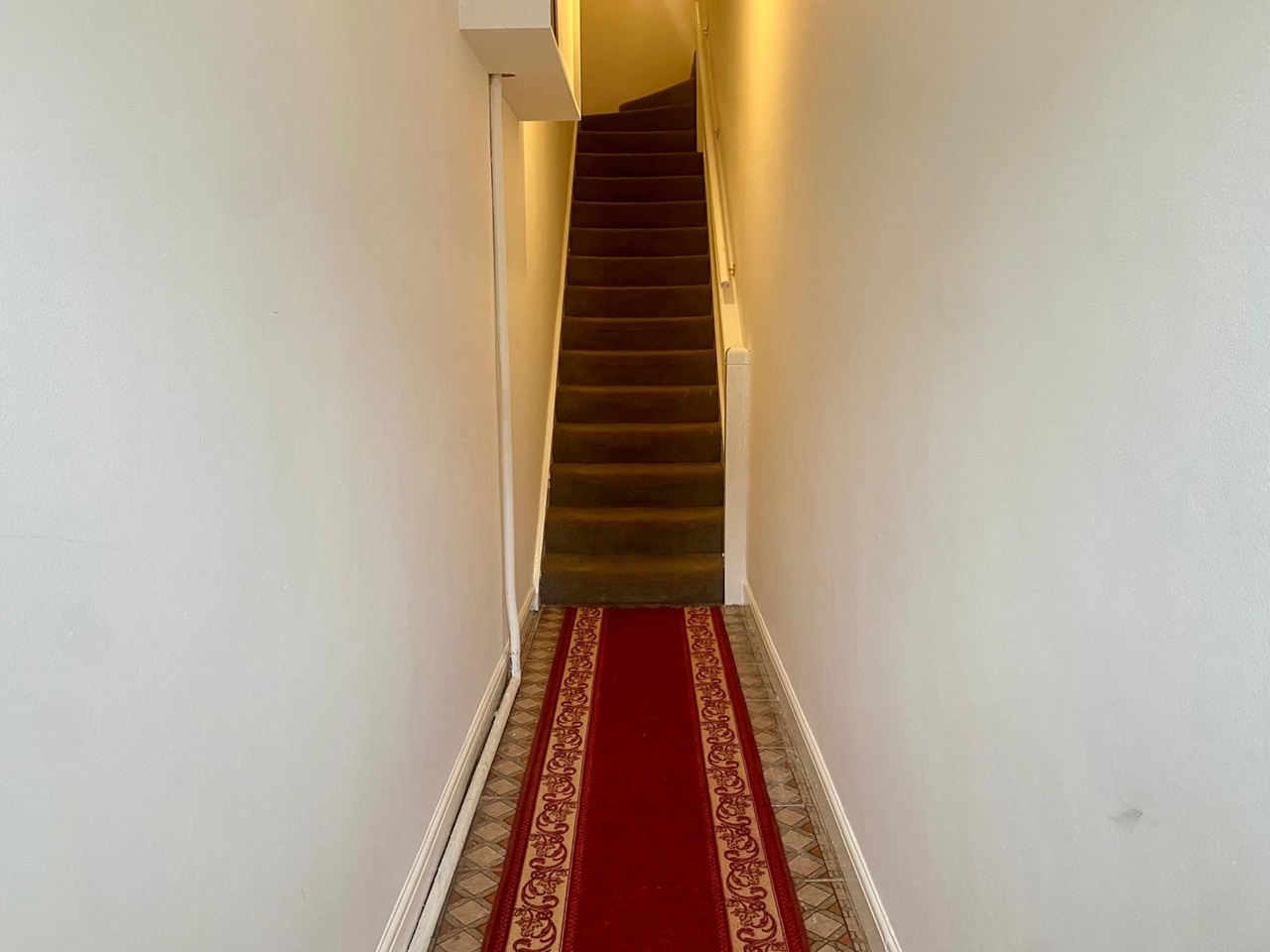 London - 2 Bed Flat, High Street Colliers Wood, SW19 - To Rent Now for ...