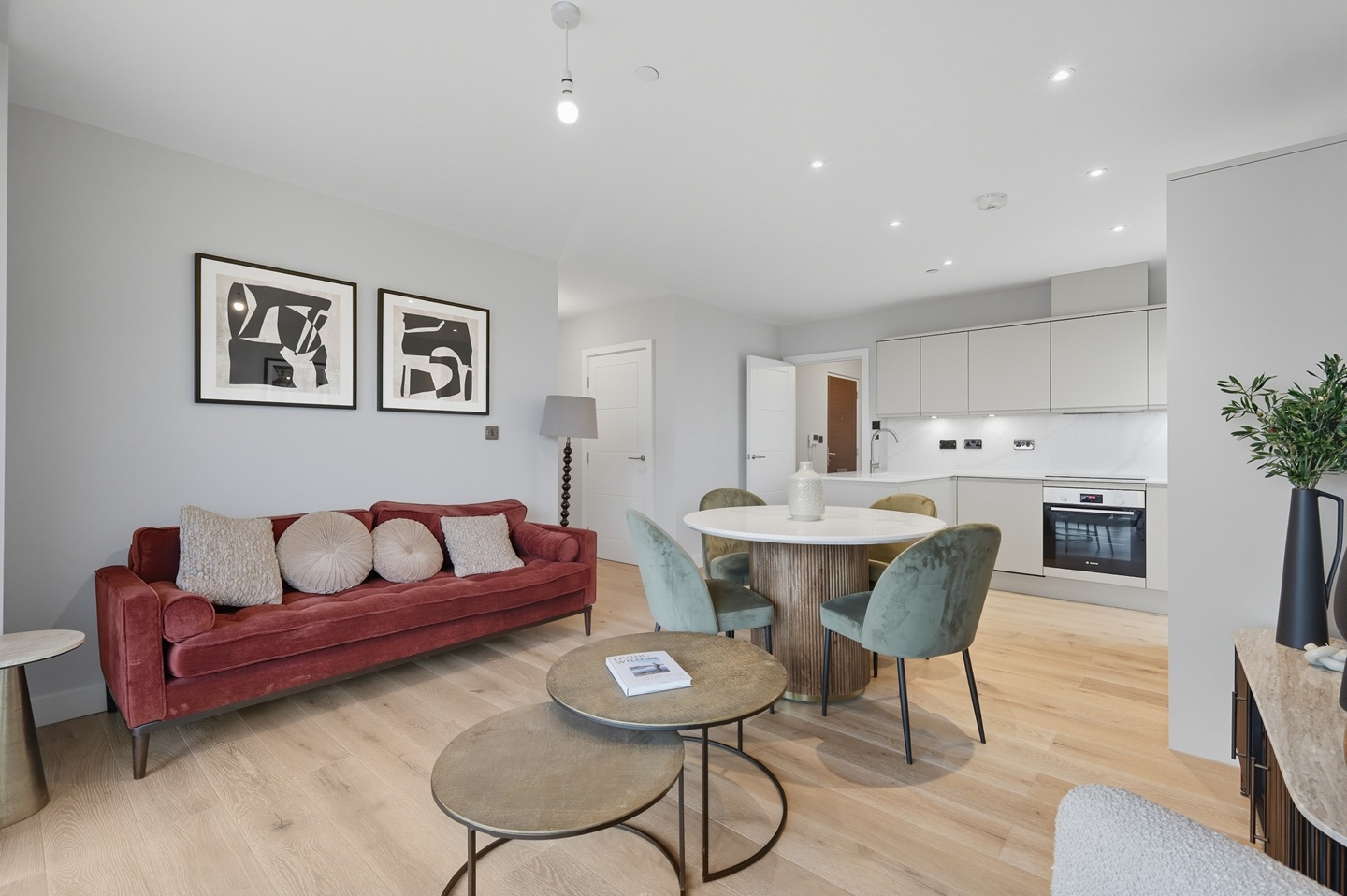 London - 2 Bed Flat, Amity Grove, SW20 - To Rent Now for £2,700.00 p/m