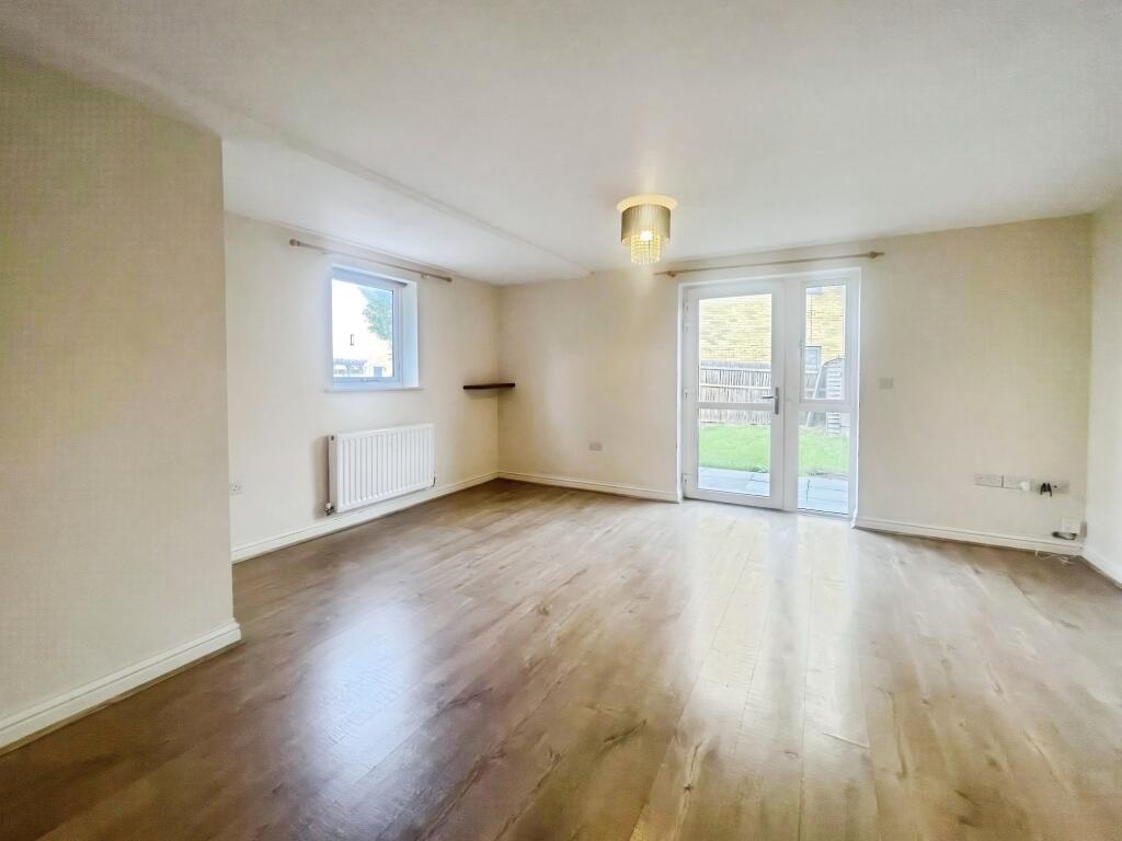 Chafford Hundred - 4 Bed Terraced House, Draper Close, RM20 - To Rent ...