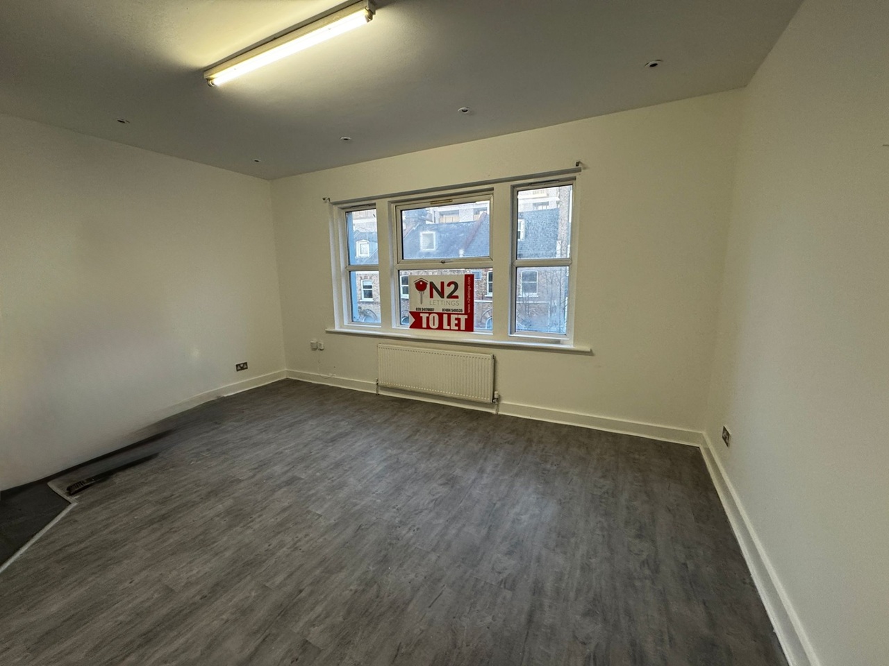 Sutton - 1 Bed Flat, High Street, SM1 - To Rent Now for £1,350.00 p/m
