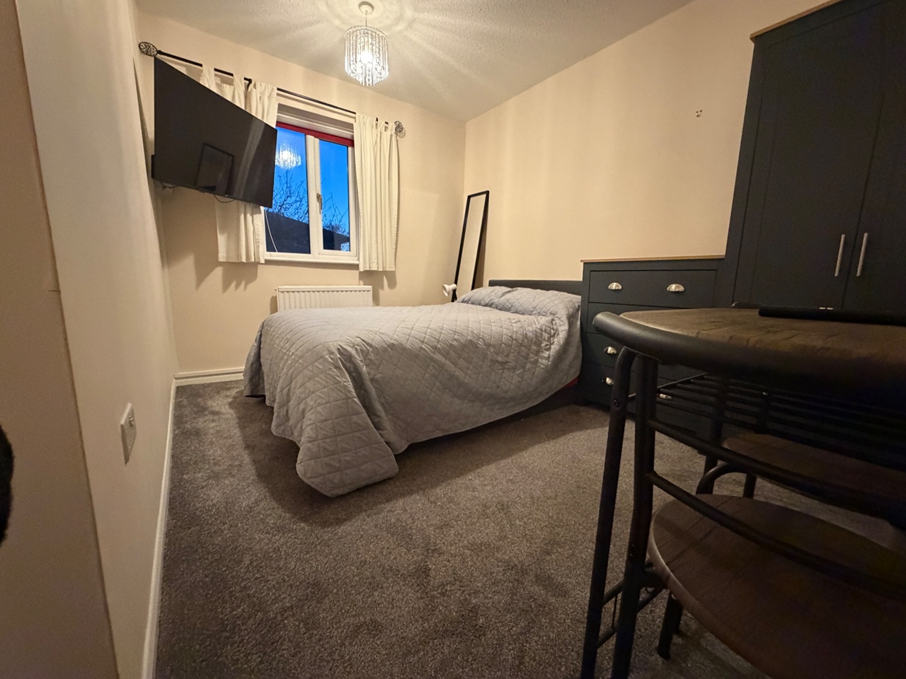 Milton Keynes, Bucks - Room in a Shared House, Bed Semi Detached, MK8 ...