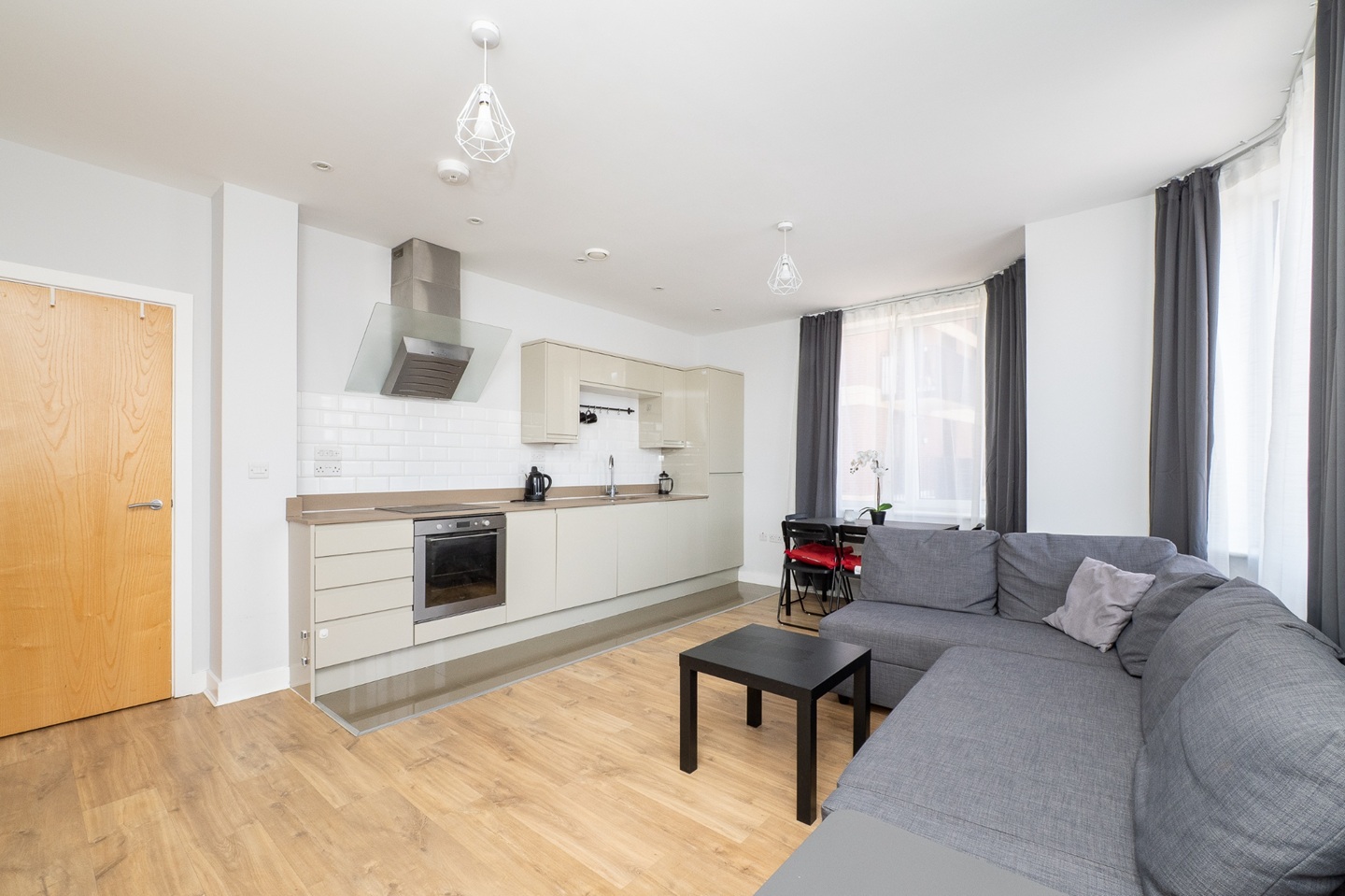 Sutton - 2 Bed Flat, Leben Court, SM1 - To Rent Now for £1,950.00 p/m