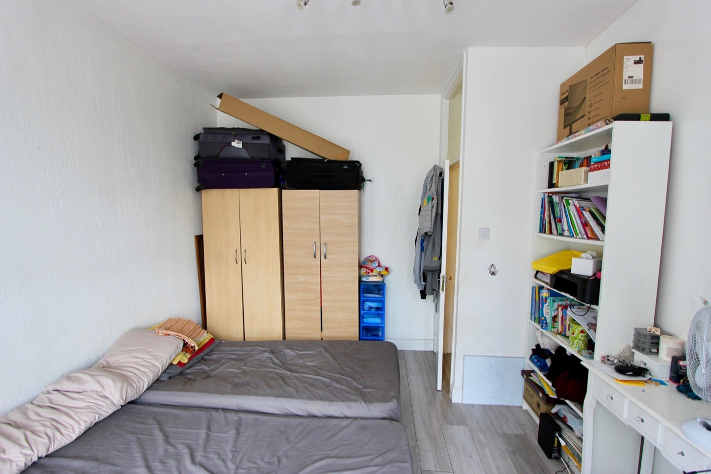 London - 1 Bed Flat, Colvin Road, E6 - To Rent Now for £1,550.00 p/m