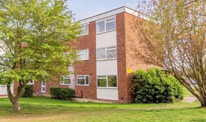 Erith - 2 Bed Flat, Wessex Drive, DA8 - To Rent Now for £1,600.00 p/m