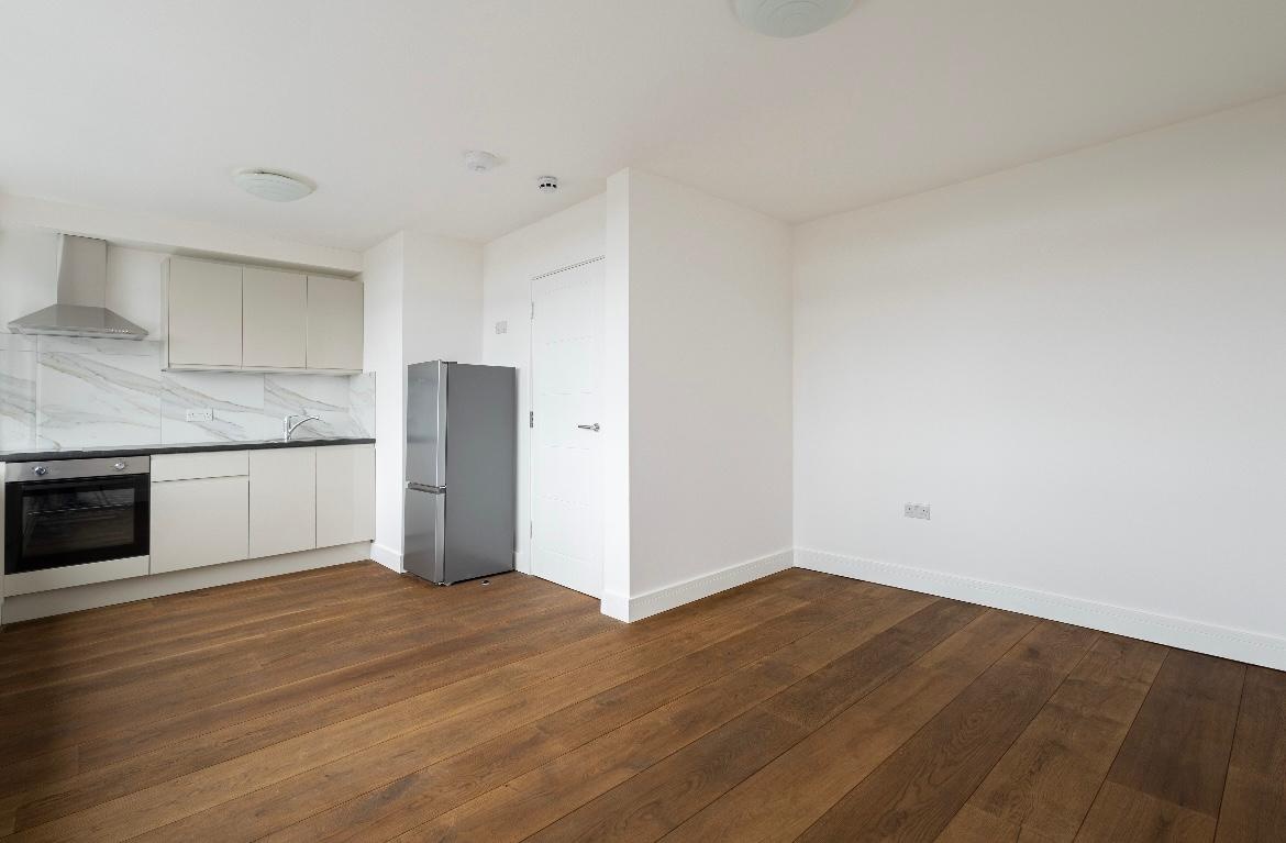 London - Studio Flat, Rubens House, N3 - To Rent Now for £1,300.00 p/m