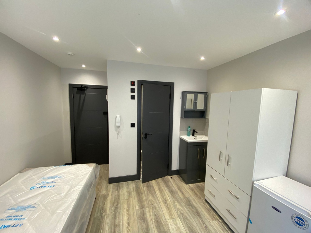 Reading - Studio Flat, Whitley Wood Road, RG2 - To Rent Now for £780.00 p/m