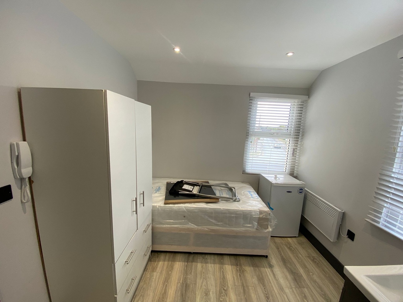 Reading - Studio Flat, Whitley Wood Road, RG2 - To Rent Now for £750.00 p/m