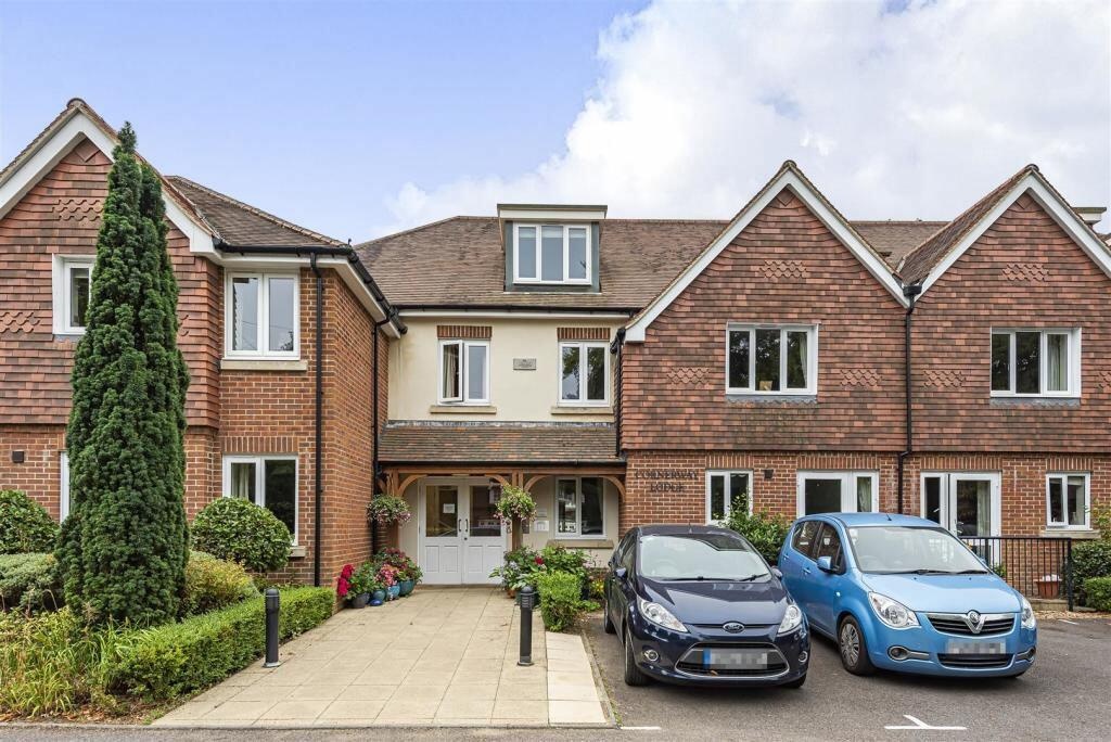 Hindhead - 1 Bed Flat, Cornerway Lodge, GU26 - To Rent Now for £1,200. ...
