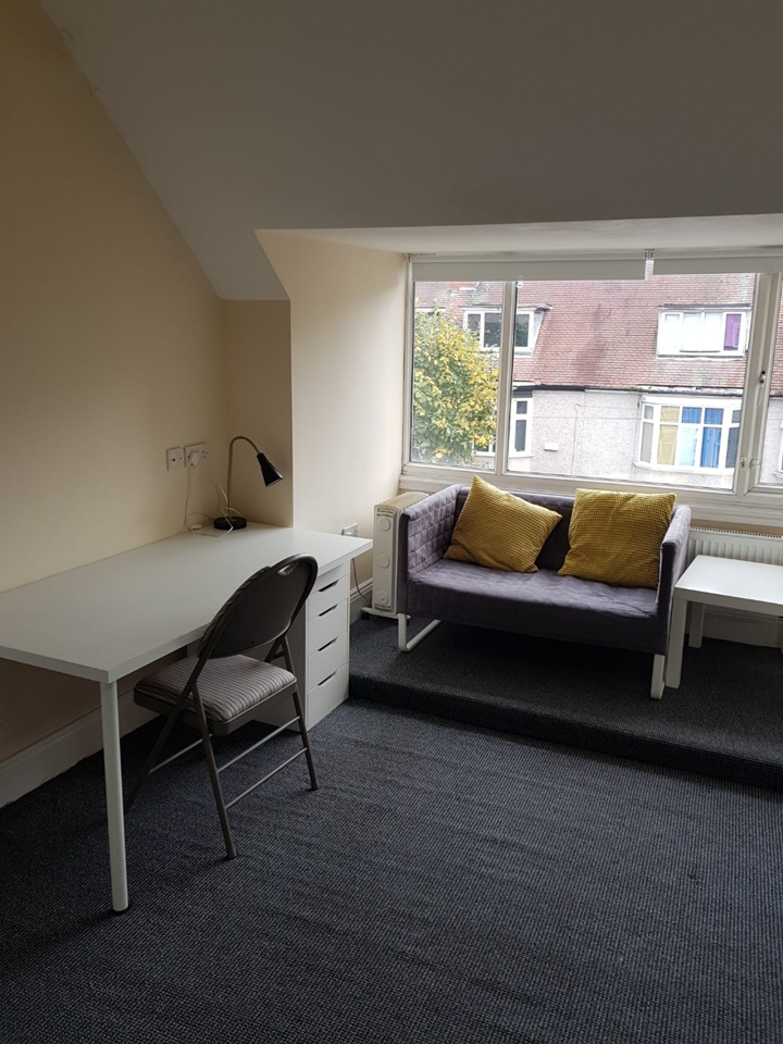 Coventry - Studio Flat, Friars Road, CV1 - To Rent Now for £750.00 p/m