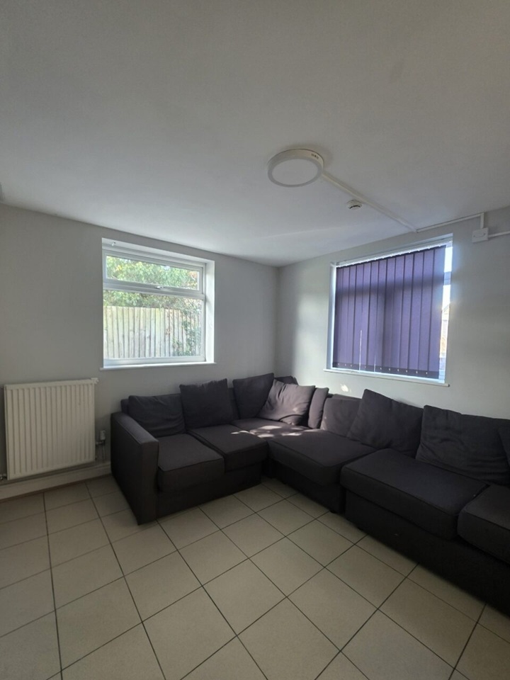 Cathays, Cardiff - 7 Bed Terraced House, Merthyr Street, CF24 - To Rent ...