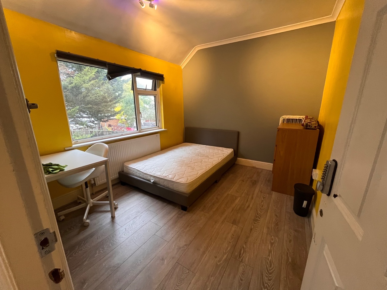 Hayes - Room in a Shared House, Hayes, UB3 - To Rent Now for £725.00 p/m