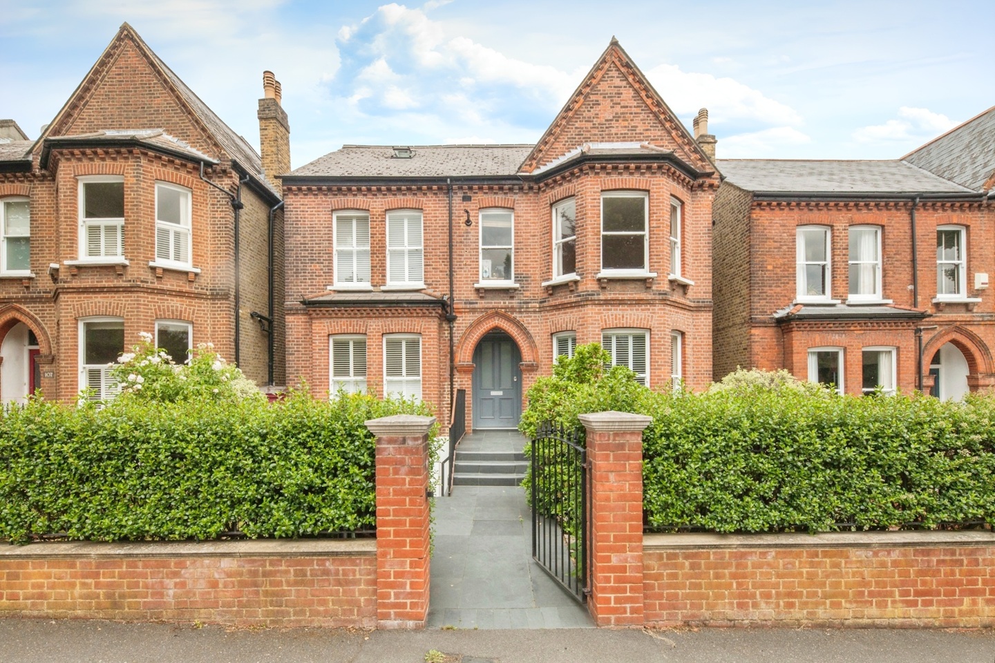 London - 2 Bed Flat, Palace Road, SW2 - To Rent Now for £2,100.00 p/m