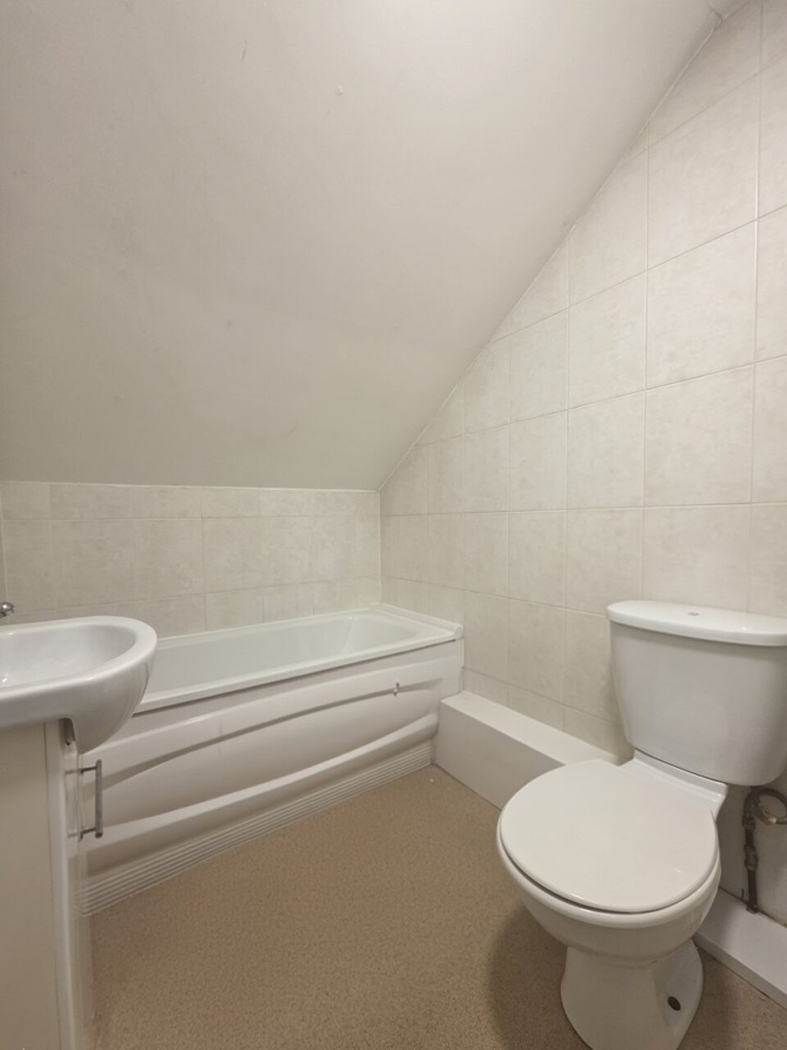 Cathays, Cardiff - 8 Bed Terraced House, Merthyr Street, CF24 - To Rent ...