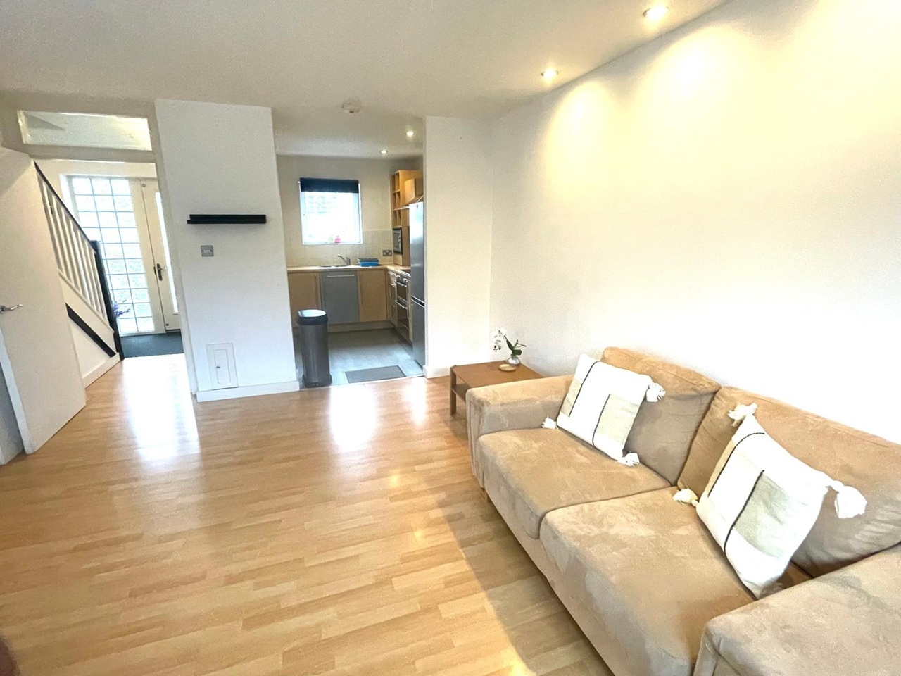 Manchester - 2 Bed Flat, Ashton House, M15 - To Rent Now for £1,400.00 p/m