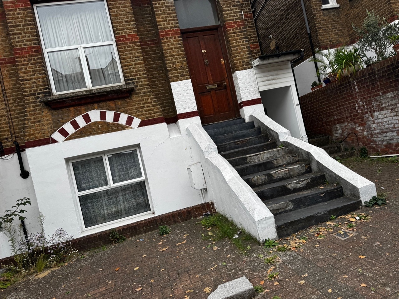 London - 1 Bed Flat, Charlton, SE7 - To Rent Now for £1,200.00 p/m