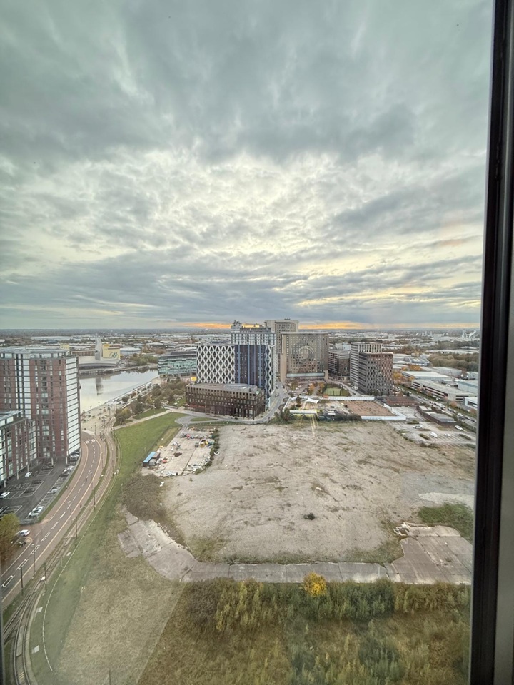 Salford - 2 Bed Flat, Michigan Point Tower D, M50 - To Rent Now for £ ...