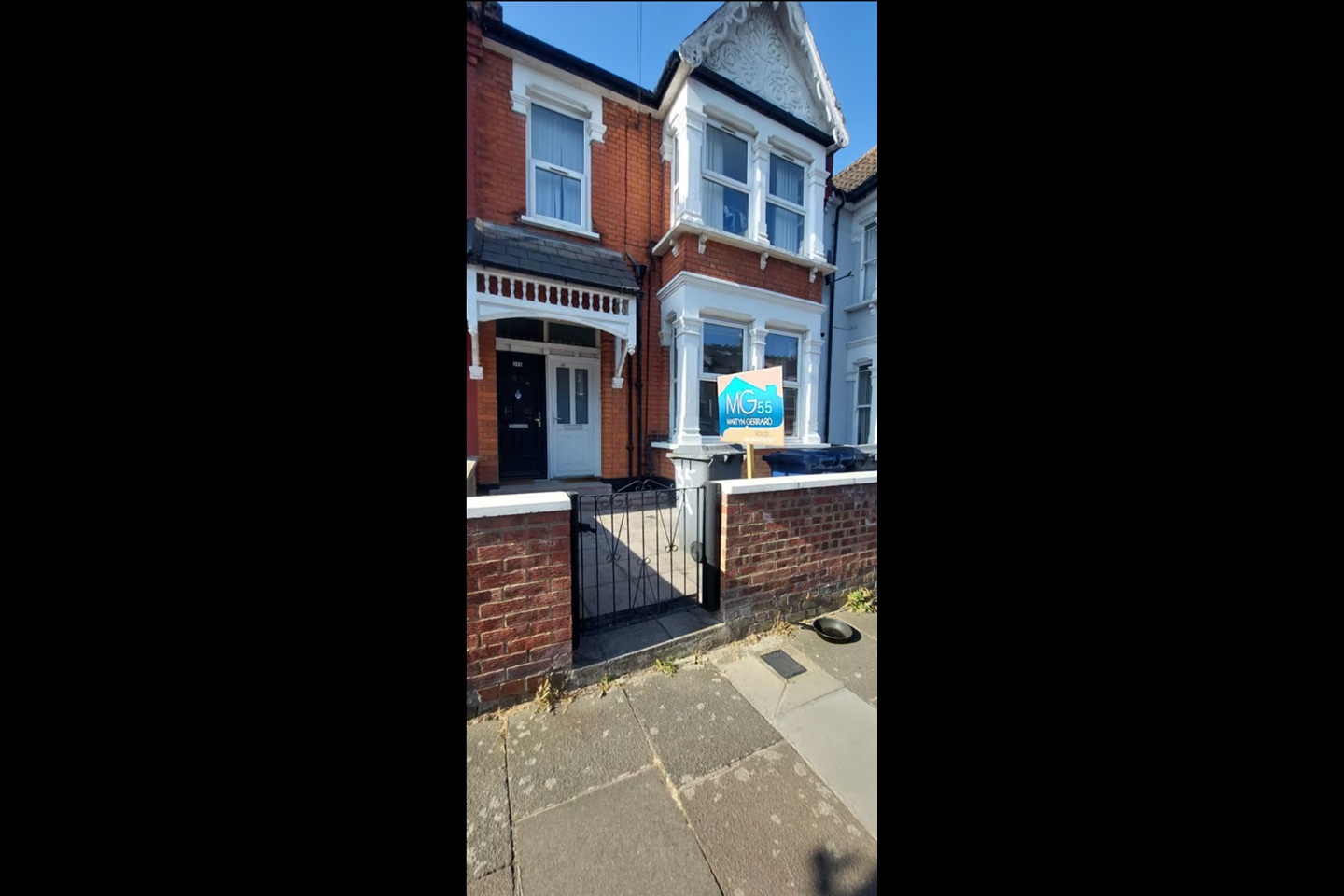 London - 2 Bed Flat, Churchfield Avenue, N12 - To Rent Now for £2,300. ...