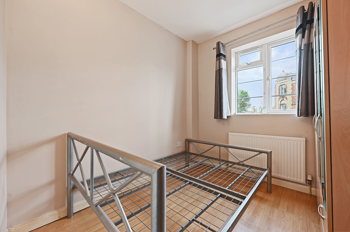 London - 2 Bed Flat, Hanover Court, W12 - To Rent Now for £2,050.00 p/m