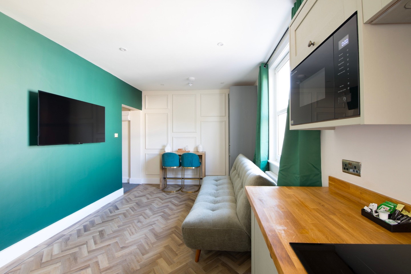 Bristol - 2 Bed Flat, Brighton Road, BS6 - To Rent Now for £1,900.00 p/m