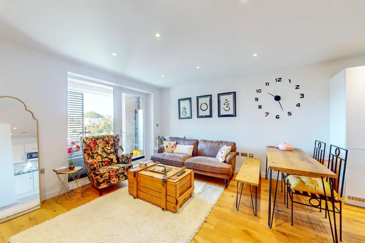London - 1 Bed Flat, Commerell Street, SE10 - To Rent Now for £2,200.00 p/m