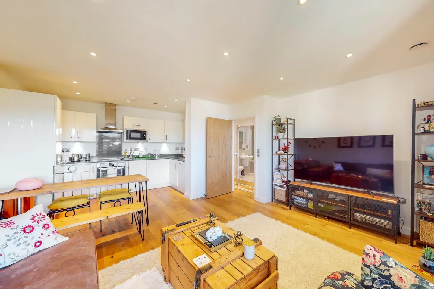 London - 1 Bed Flat, Commerell Street, SE10 - To Rent Now for £2,200.00 p/m