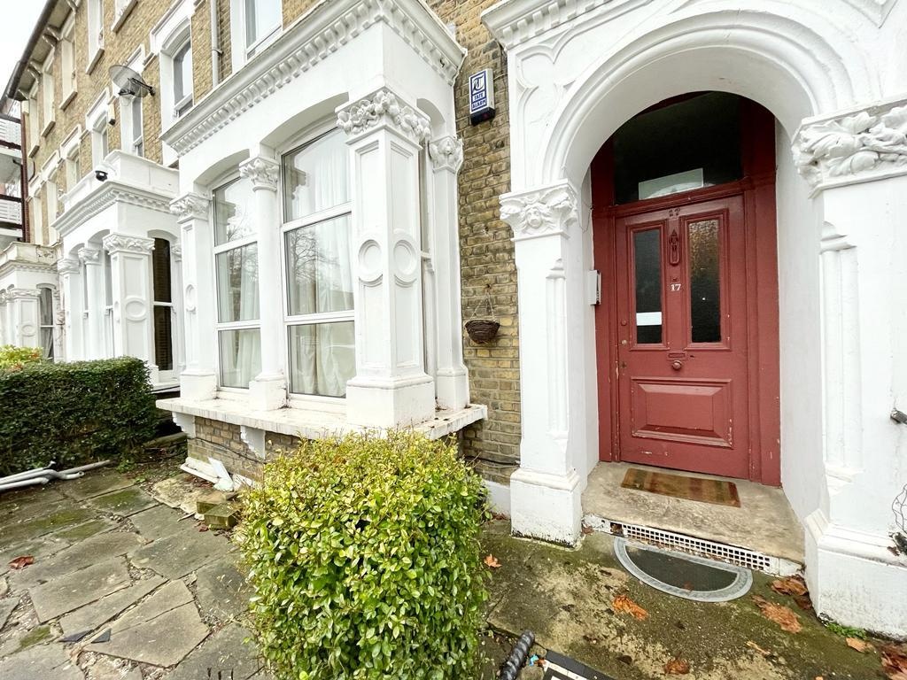 London - 1 Bed Flat, Queen Elizabeths Walk, N16 - To Rent Now for £ ...