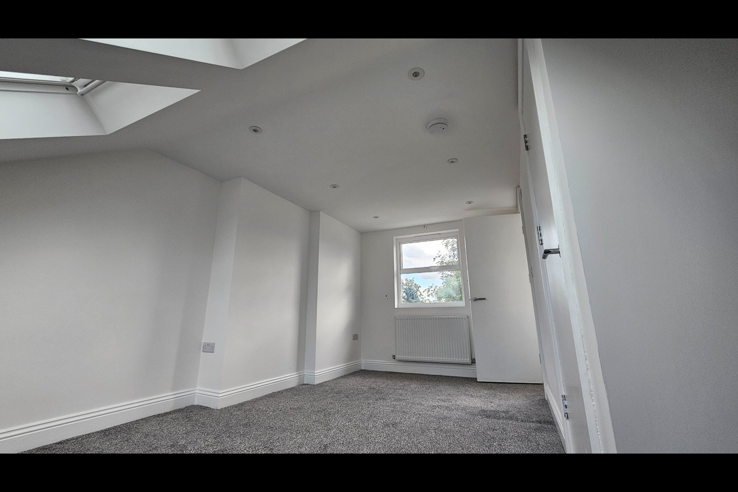 London - 3 Bed Flat, Mabley Street, E9 - To Rent Now for £2,595.00 p/m