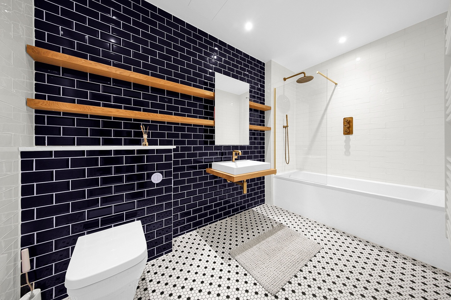 London - 2 Bed Flat, Douglass Tower, E14 - To Rent Now for £2,900.00 p/m