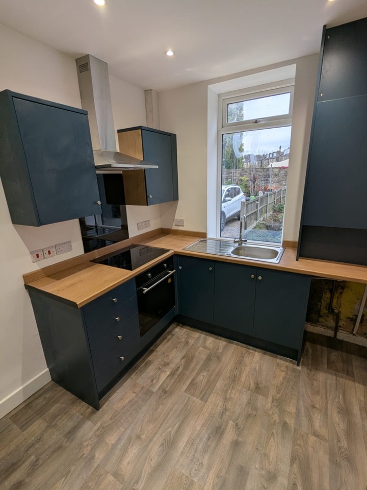 Morley - 2 Bed Terraced House, Scatcherd Buildings, LS27 - To Rent Now ...