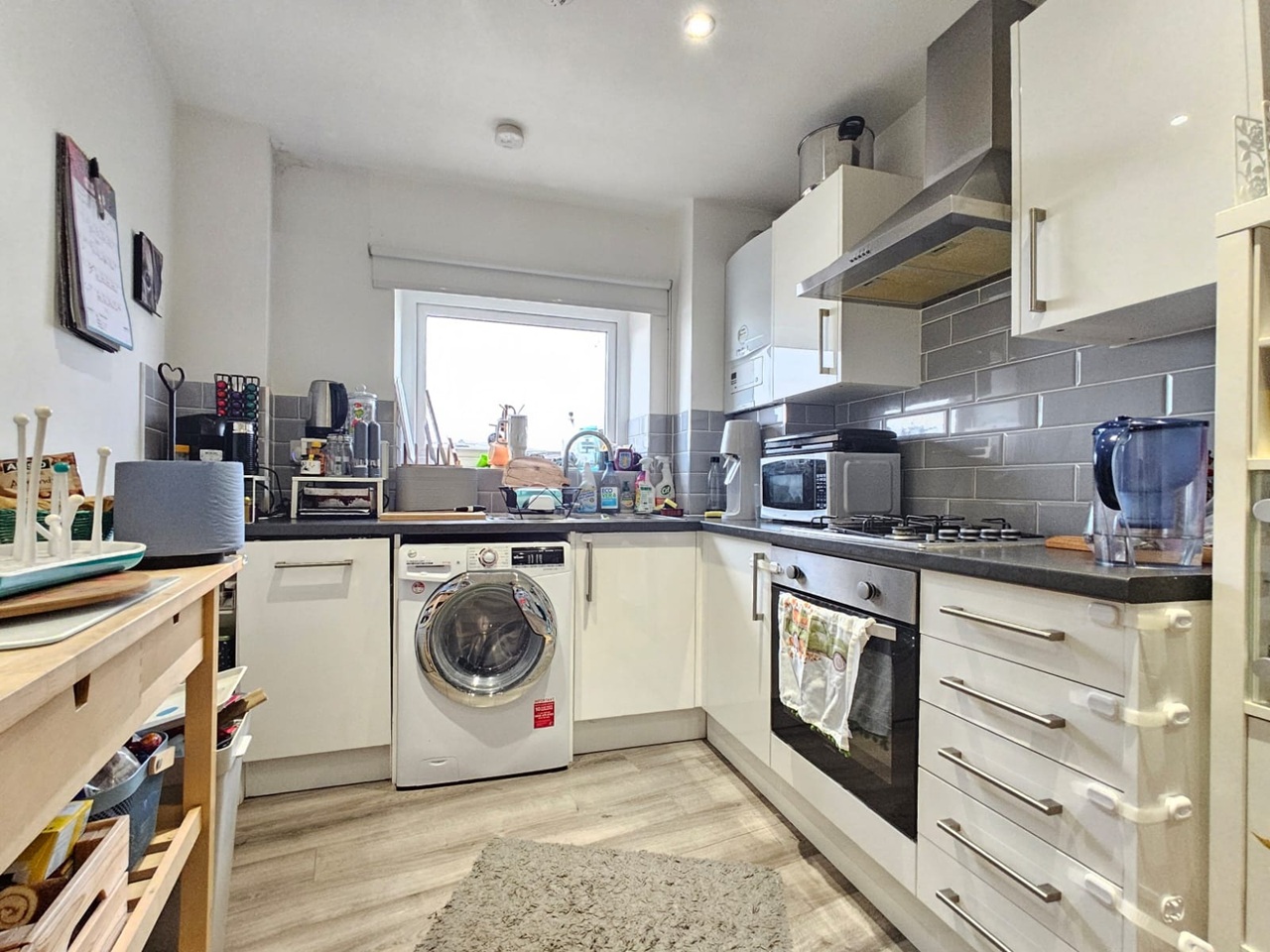London - Leyton - 2 Bed Flat, Dunton Road, E10 - To Rent Now for £1,800 ...
