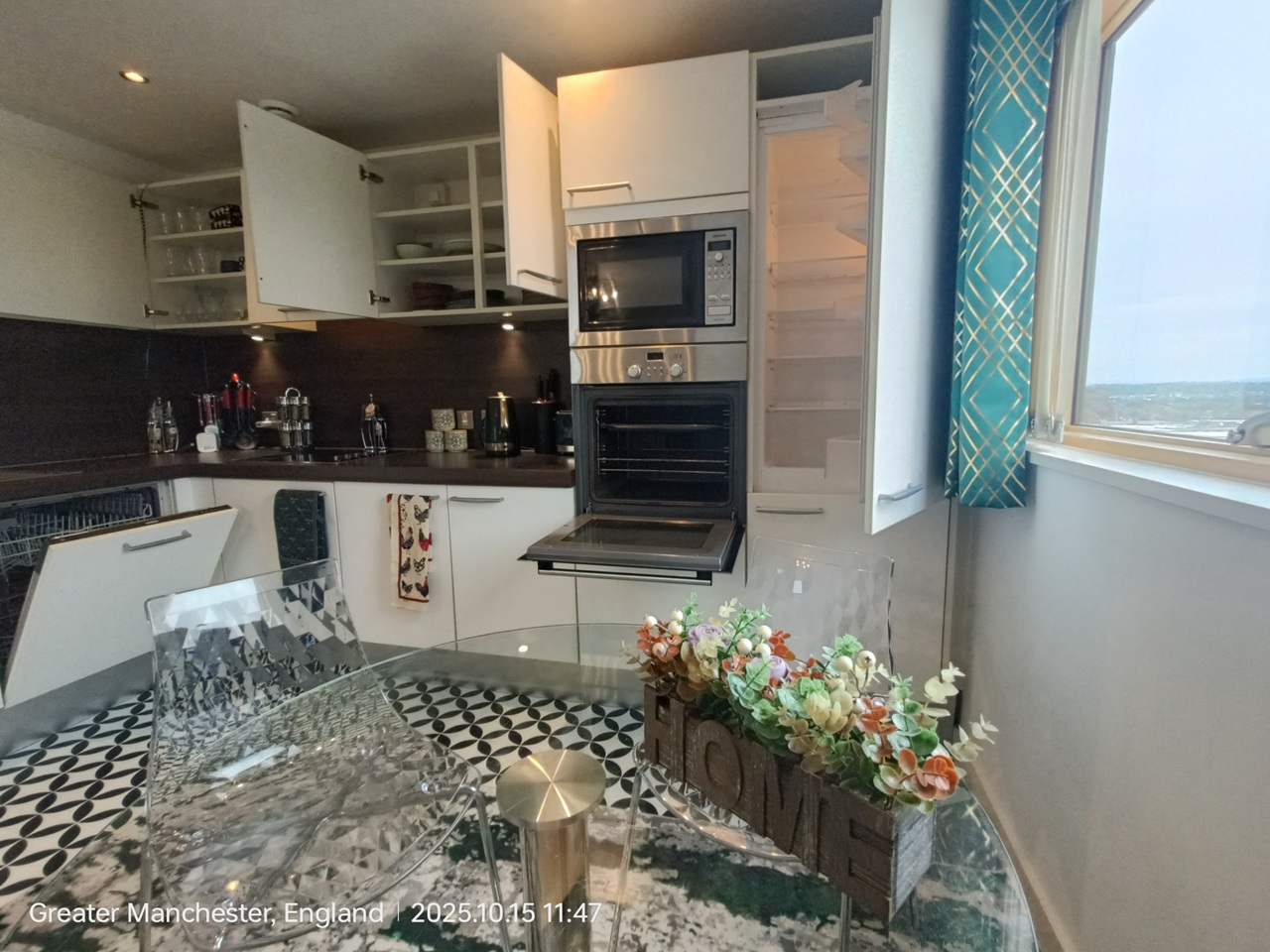 Manchester - 2 Bed Flat, Lord Street, M4 - To Rent Now for £1,500.00 p/m