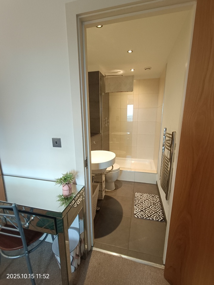 Manchester - 2 Bed Flat, Lord Street, M4 - To Rent Now for £1,500.00 p/m