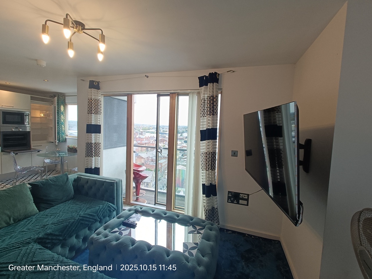 Manchester - 2 Bed Flat, Lord Street, M4 - To Rent Now for £1,500.00 p/m
