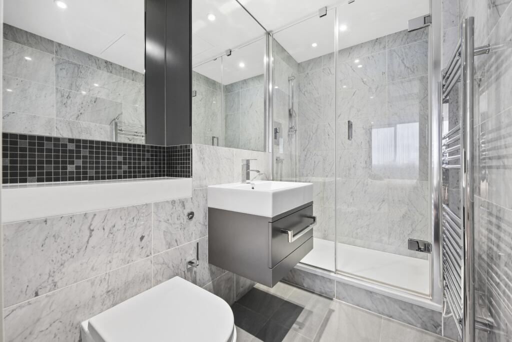 London - Room in a Shared Flat, Castle Square, SE17 - To Rent Now for £ ...