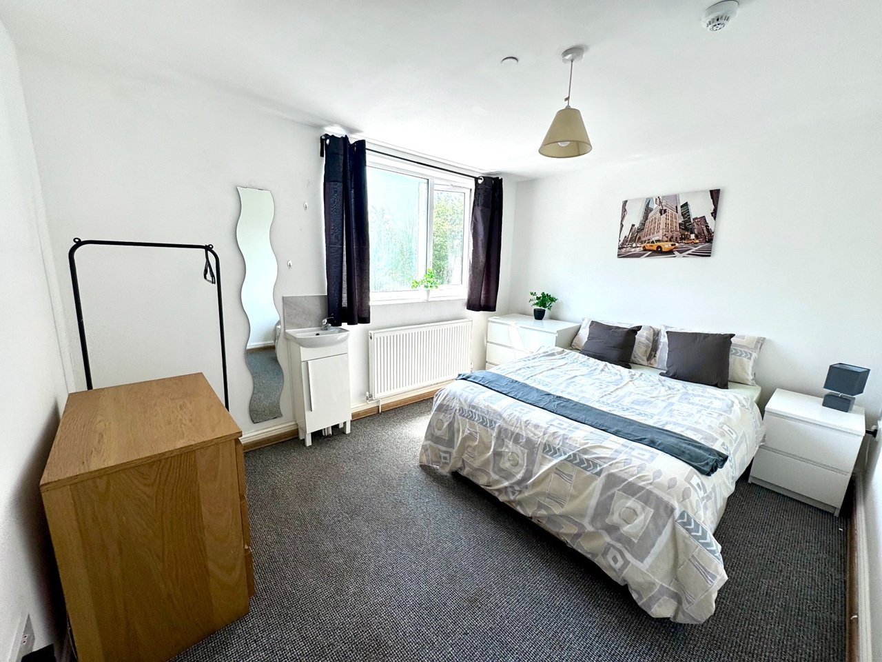 Walsall - Room in a Shared House, Butts Road, WS4 - To Rent Now for £ ...