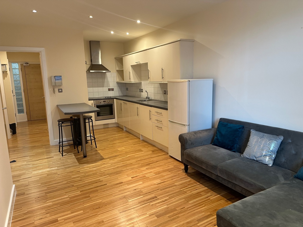 Manchester - 1 Bed Flat, Deansgate, M3 - To Rent Now for £1,175.00 p/m