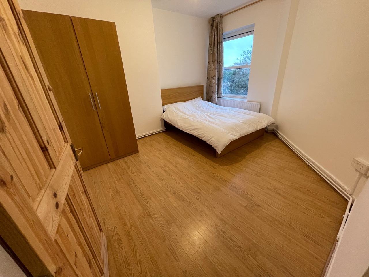 London - 3 Bed Flat, Lilford House, SE5 - To Rent Now for £2,700.00 p/m