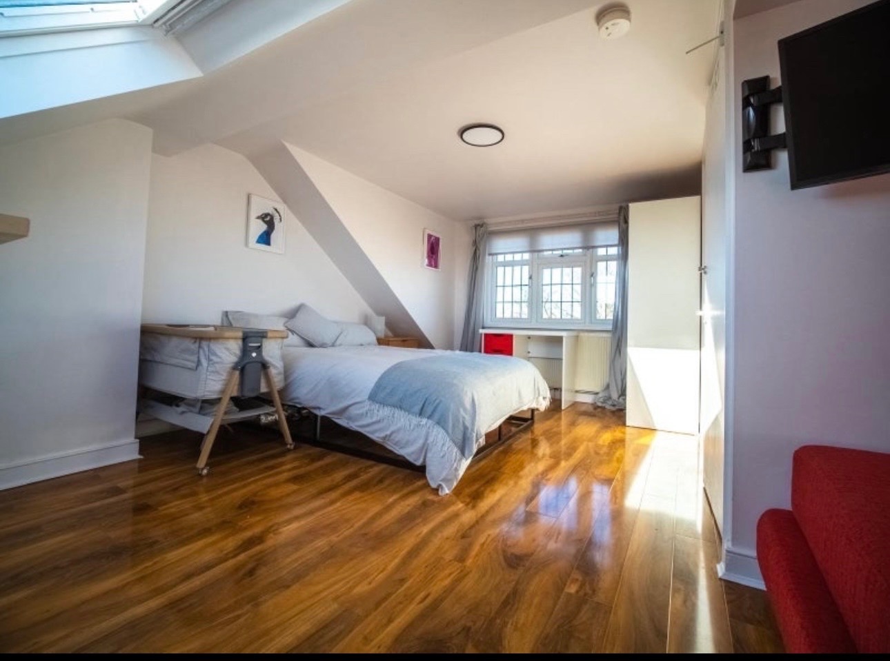 Twickenham - Room in a Shared House, Beech Way, TW2 - To Rent Now for £ ...