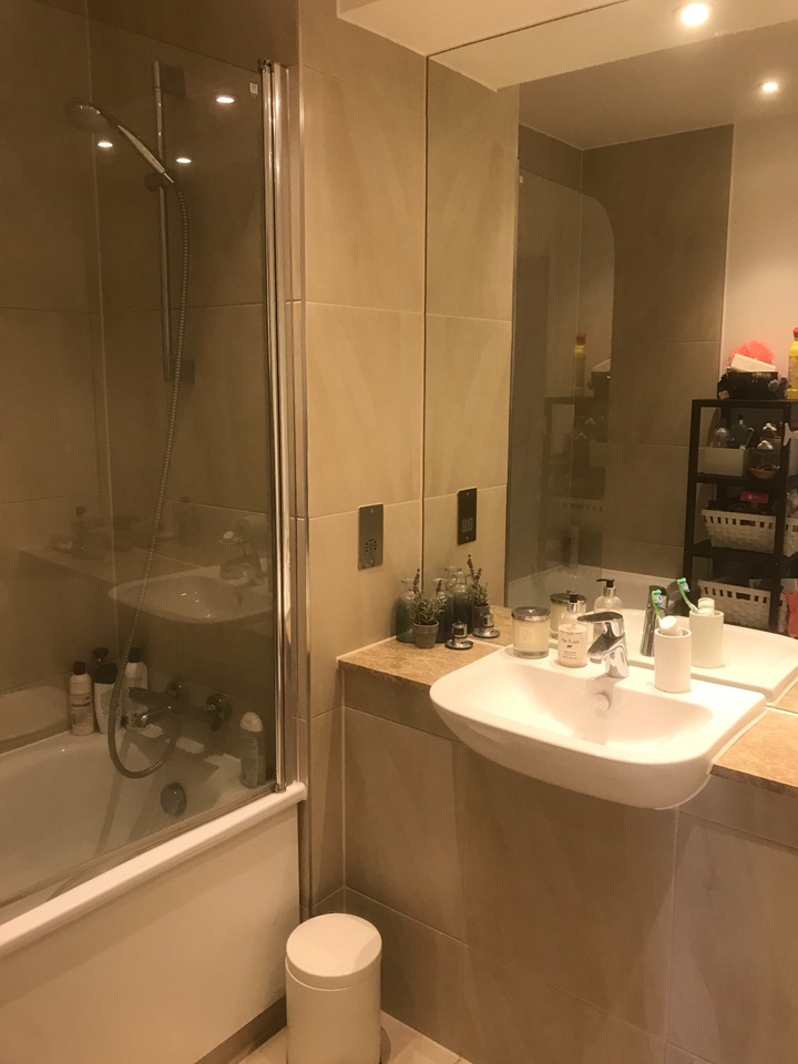 London - 2 Bed Flat, Dobson Walk, SE5 - To Rent Now for £2,499.00 p/m