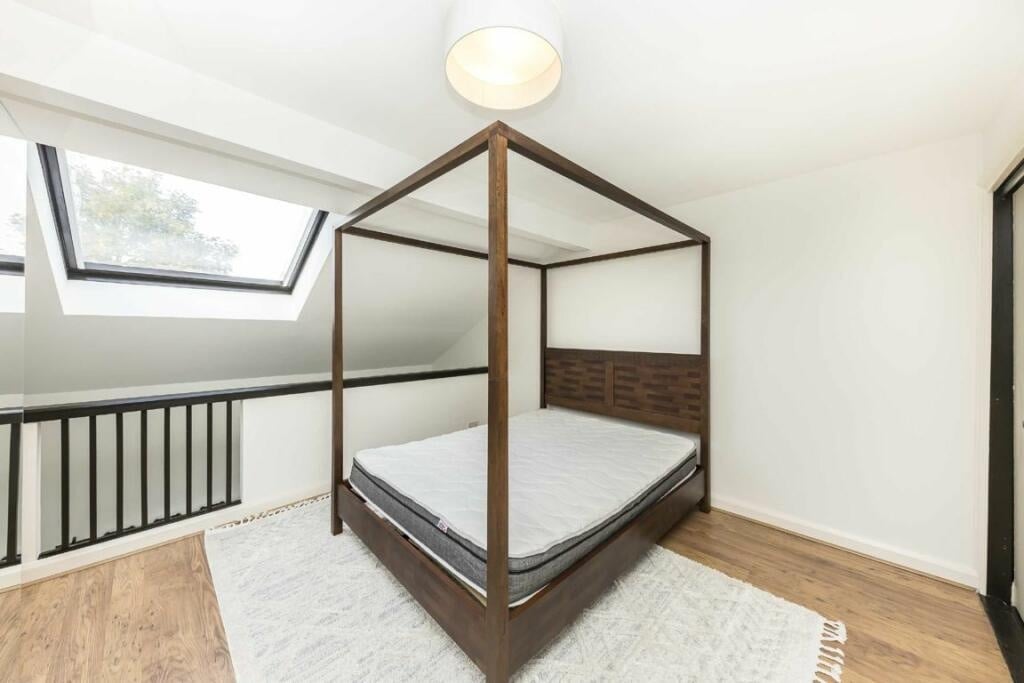 London - 2 Bed Maisonette, Wordsworth Road, SE1 - To Rent Now for £ ...