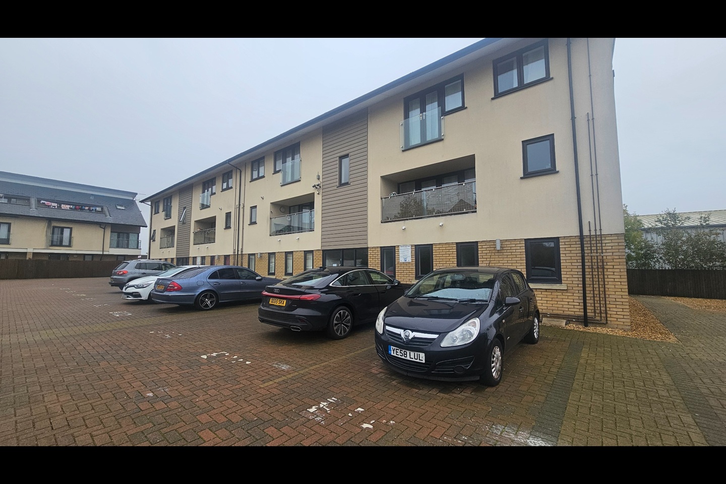 Stanground, Peterborough - 2 Bed Flat, Stonehouse Court, PE2 - To Rent ...